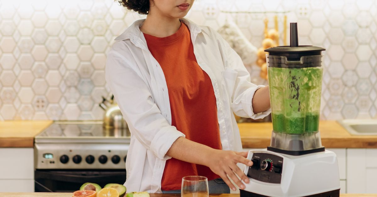 Blending vs. Juicing with a Portable Juicer: Pros and Cons – Blender Juice
